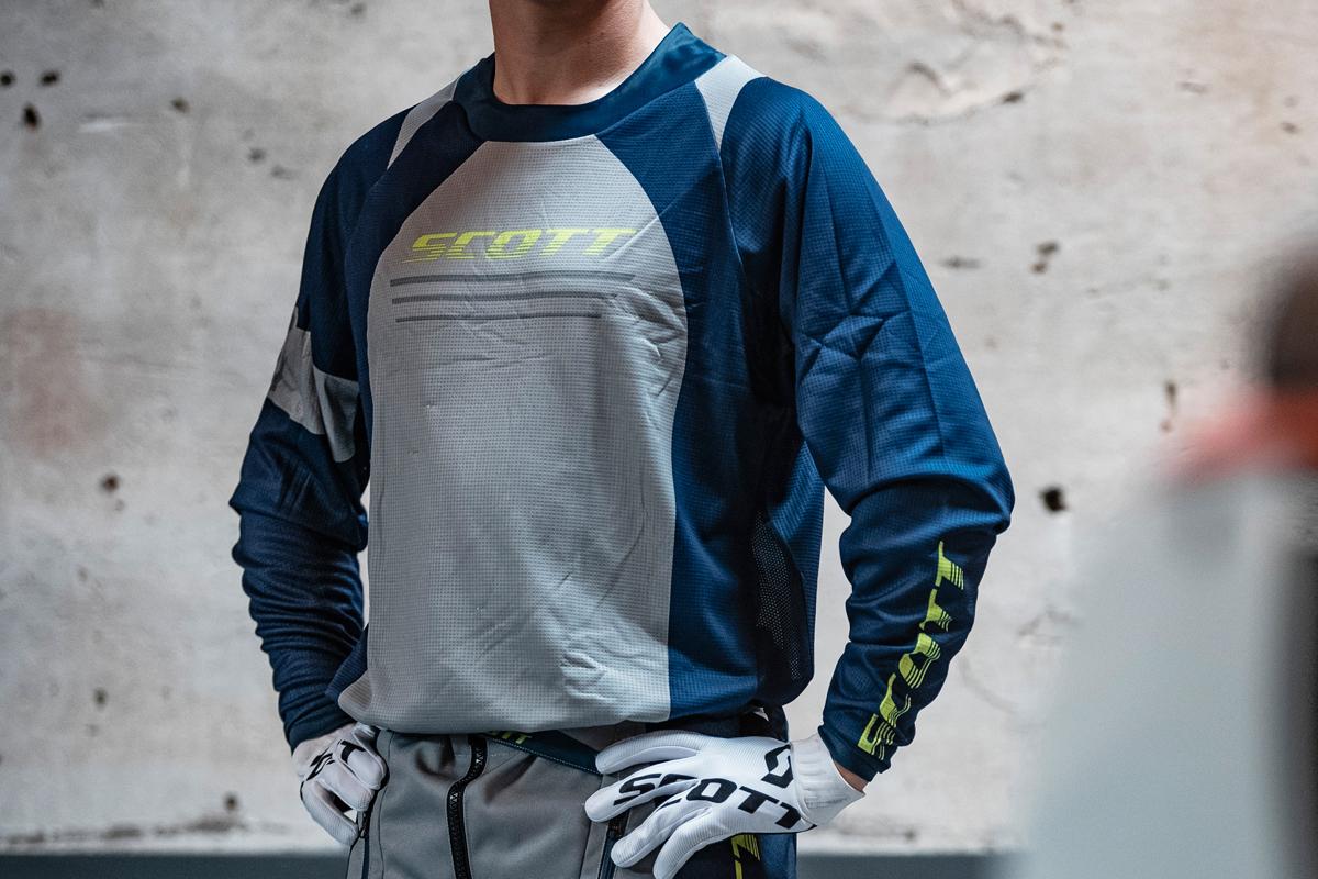 Scott Clothing Sizes for Adults and Kids - Size-Charts.com - When size ...